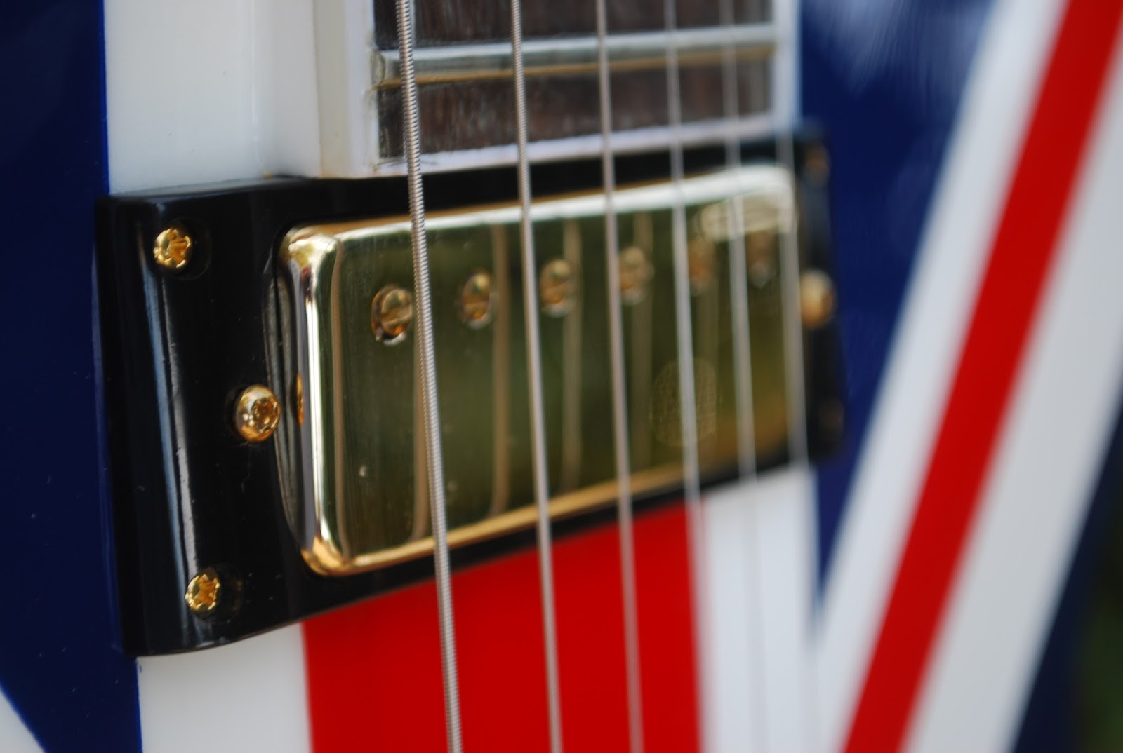 Rex and the Bass: Epiphone E212T Sheraton Union Jack Electric Guitar Review
