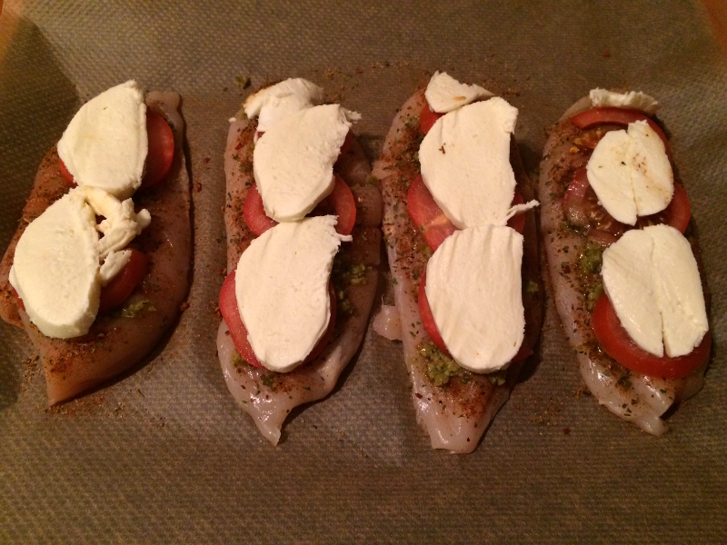Koolhydraatarme recepten: Kipfilet met mozzarella en tomaat uit de oven