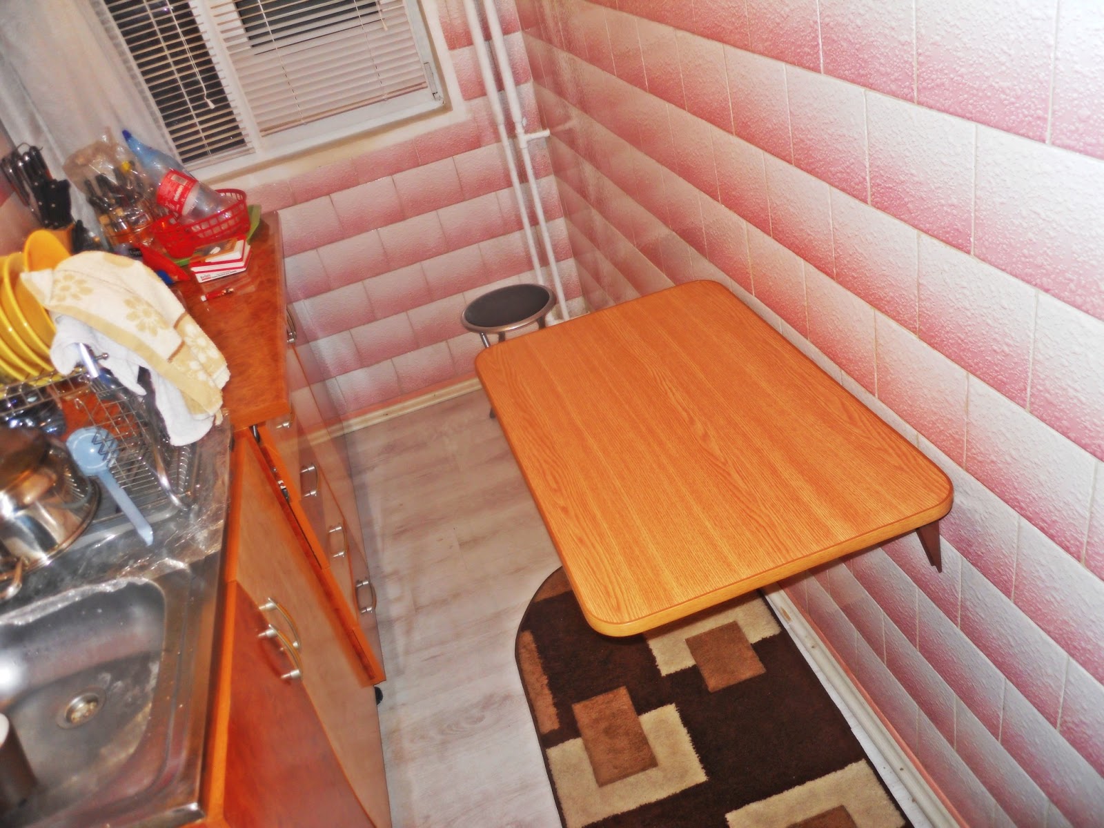 Masa plianta rabatabila pentru bucatarie: Imagini