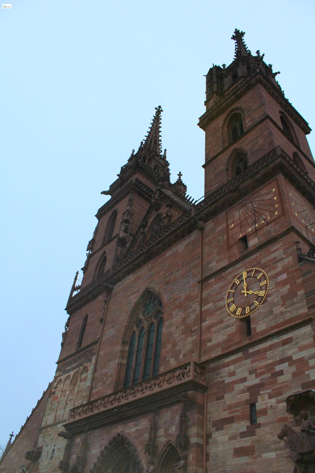 Basel Cathedral (Basel Munster) // Basel, Switzerland | Caravan Sonnet