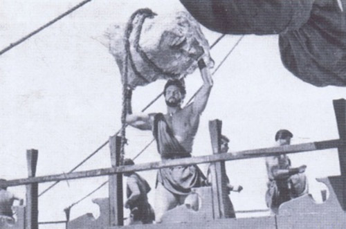 PEPLUM TV: PEPLUM Cliché : Lifting and Throwing Boulder/Rock/Stone