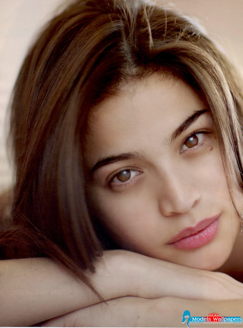 models Accessories: Anne Curtis