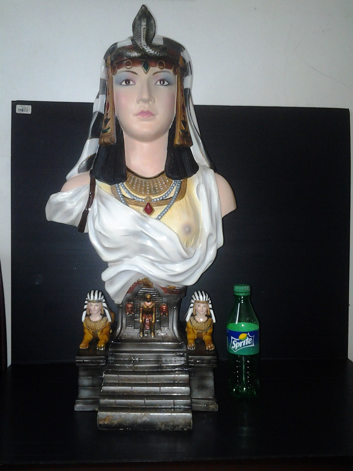 Toko Barang Bekas-ku: Patung