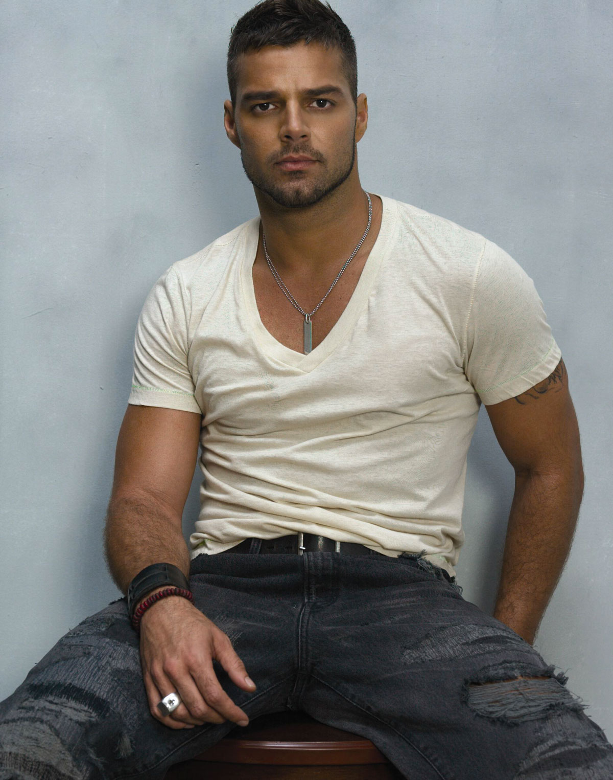 J&F Magazine: Happy Birthday Ricky Martin!