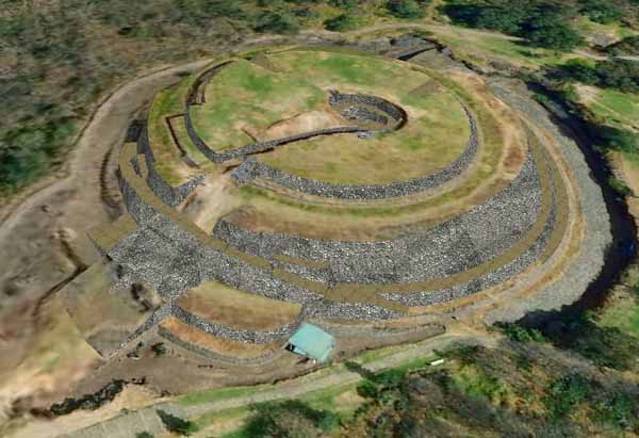 Hidden and little known places: Circular step-pyramid of Cuicuilco ...