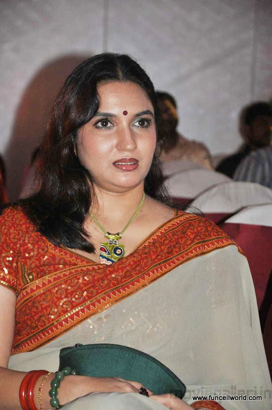 Actress Suganya Latest Stills, Actress Suganya Photos, Pictures ...