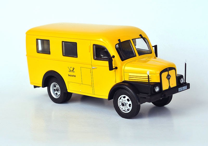PiniuliModels: IFA Horch H3A "Deutsche Post" - (1949) - IST Models