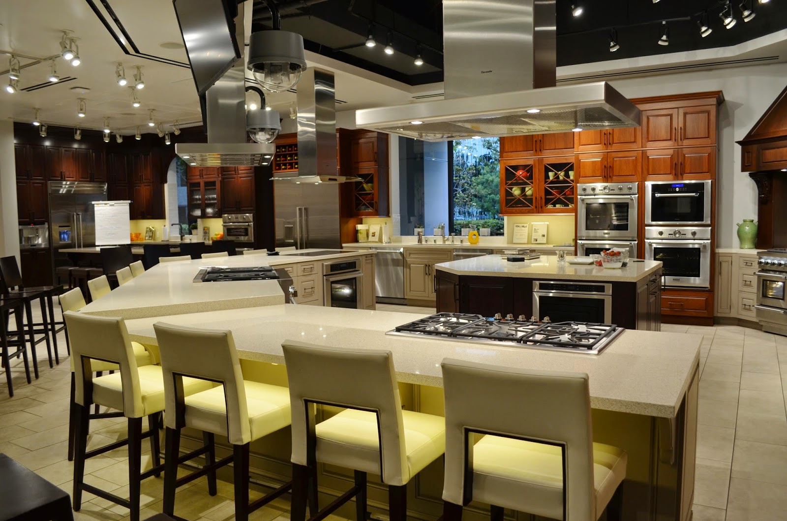 Lisa Mende Design: Traditional Home and Thermador " Great Kitchens" Getaway