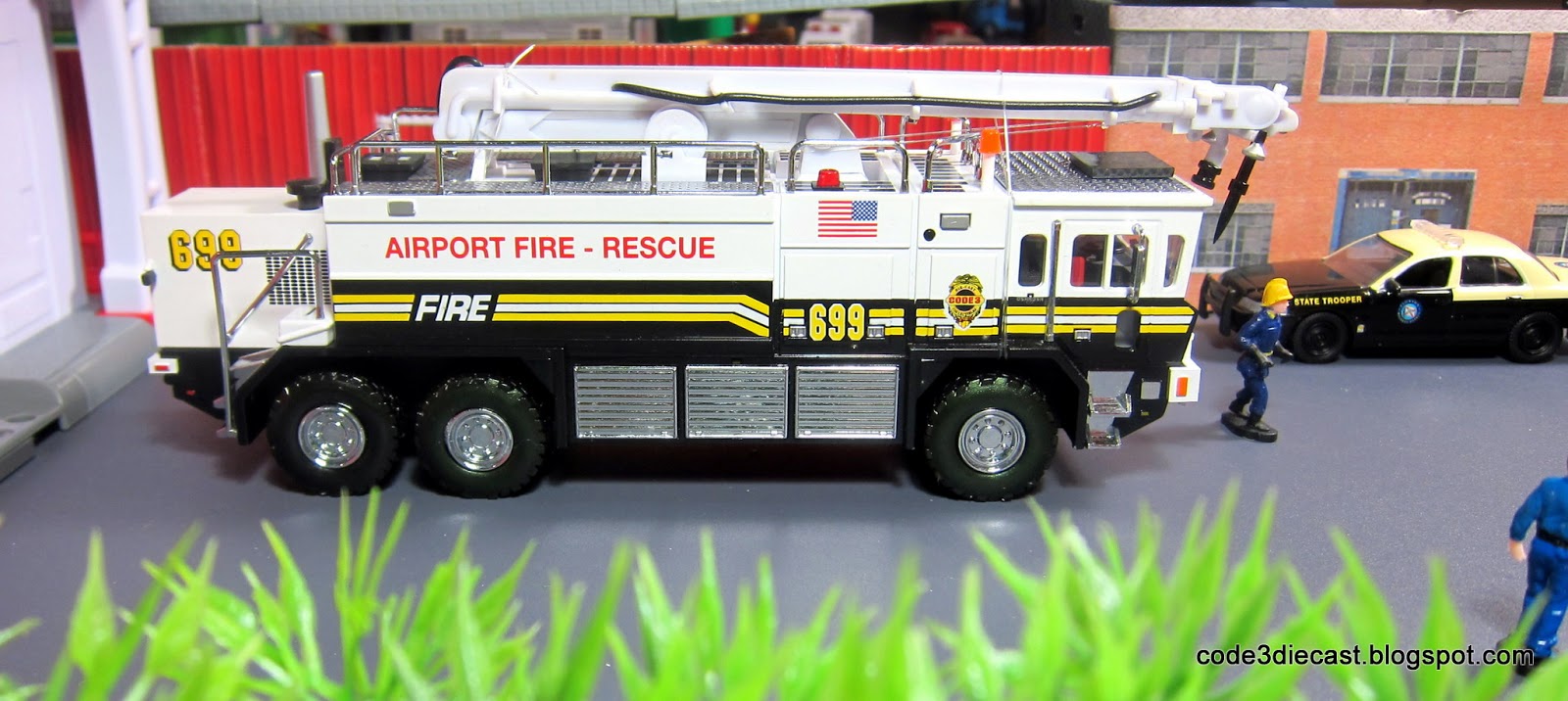 My Code 3 Diecast Fire Truck Collection: Oshkosh Chief's Edition #6 12255