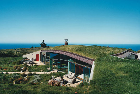 Project Gridless: 25 Examples of Off the Grid Homes + Green Architecture