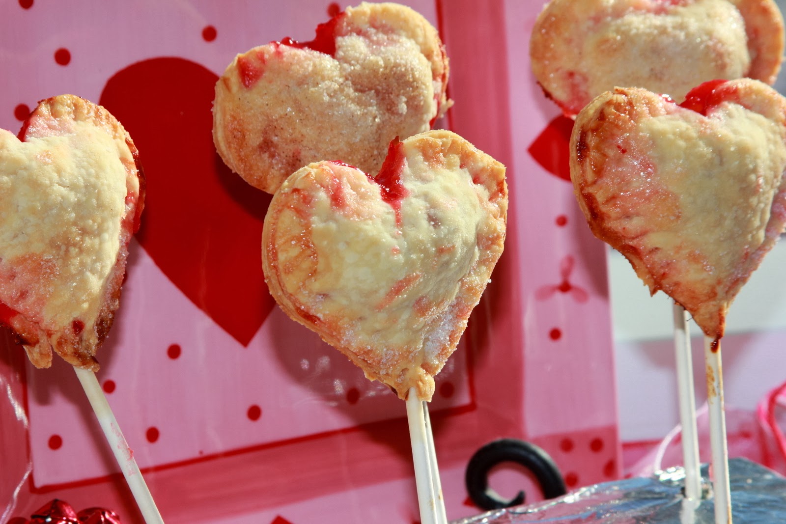 Punkie Pie's Place ...: Heart Shaped Cherry Pie Pops