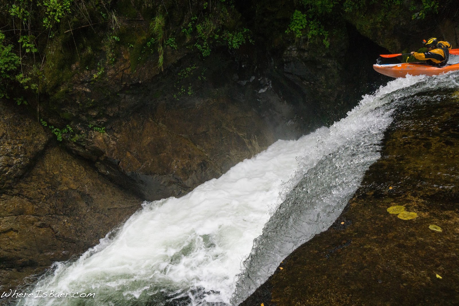 Where Is Baer ? : Southeast Steep Creeking in Chile... Rio Nevado!