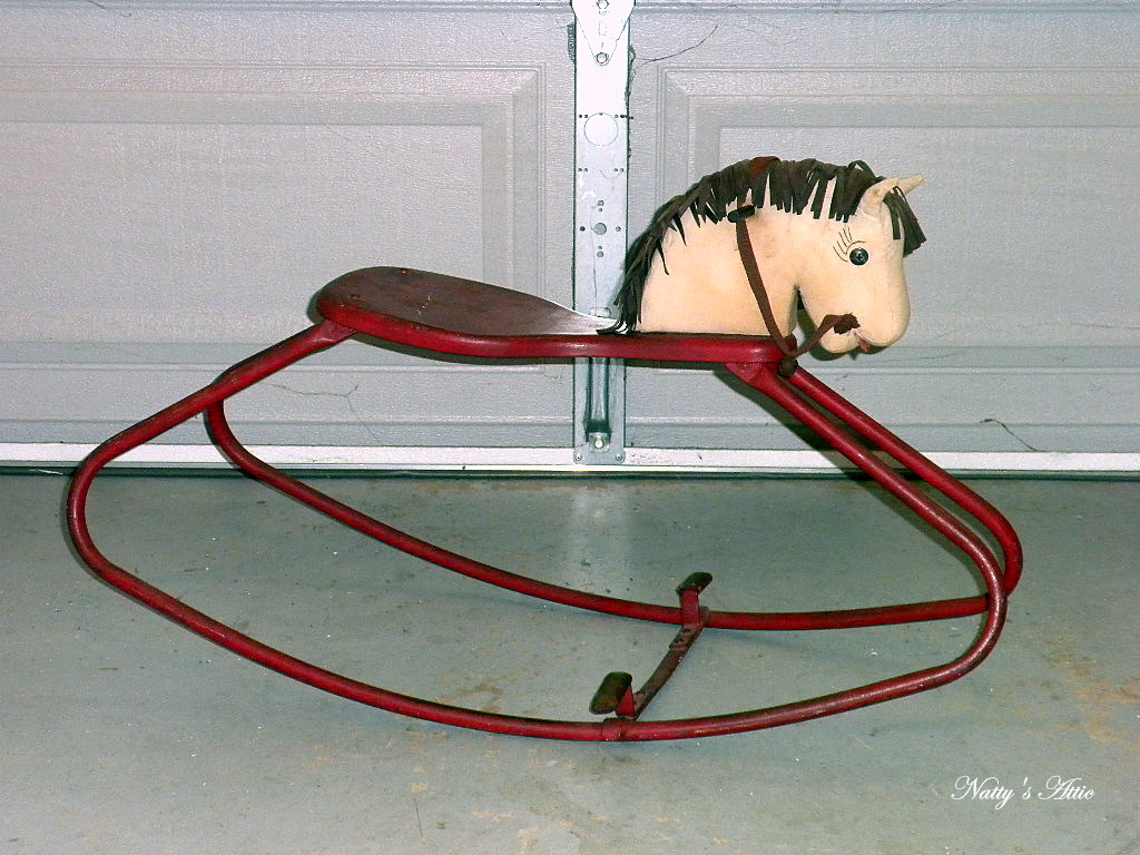 Metal Rocking Horse - RockingHorseFun.comRockingHorseFun.com