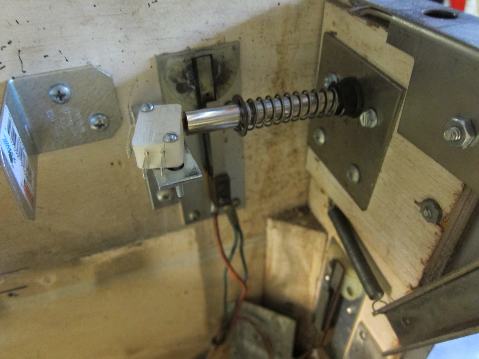 ArturosArcadeLab: Plunger unit rebuild on Stern Rawhide Virtual Pinball