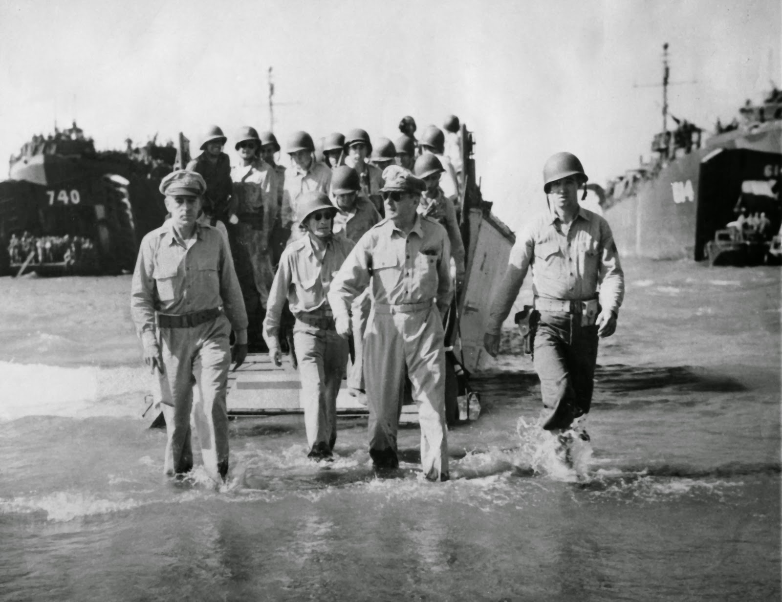 World War II Pictures In Details: US Army General Douglas MacArthur's ...