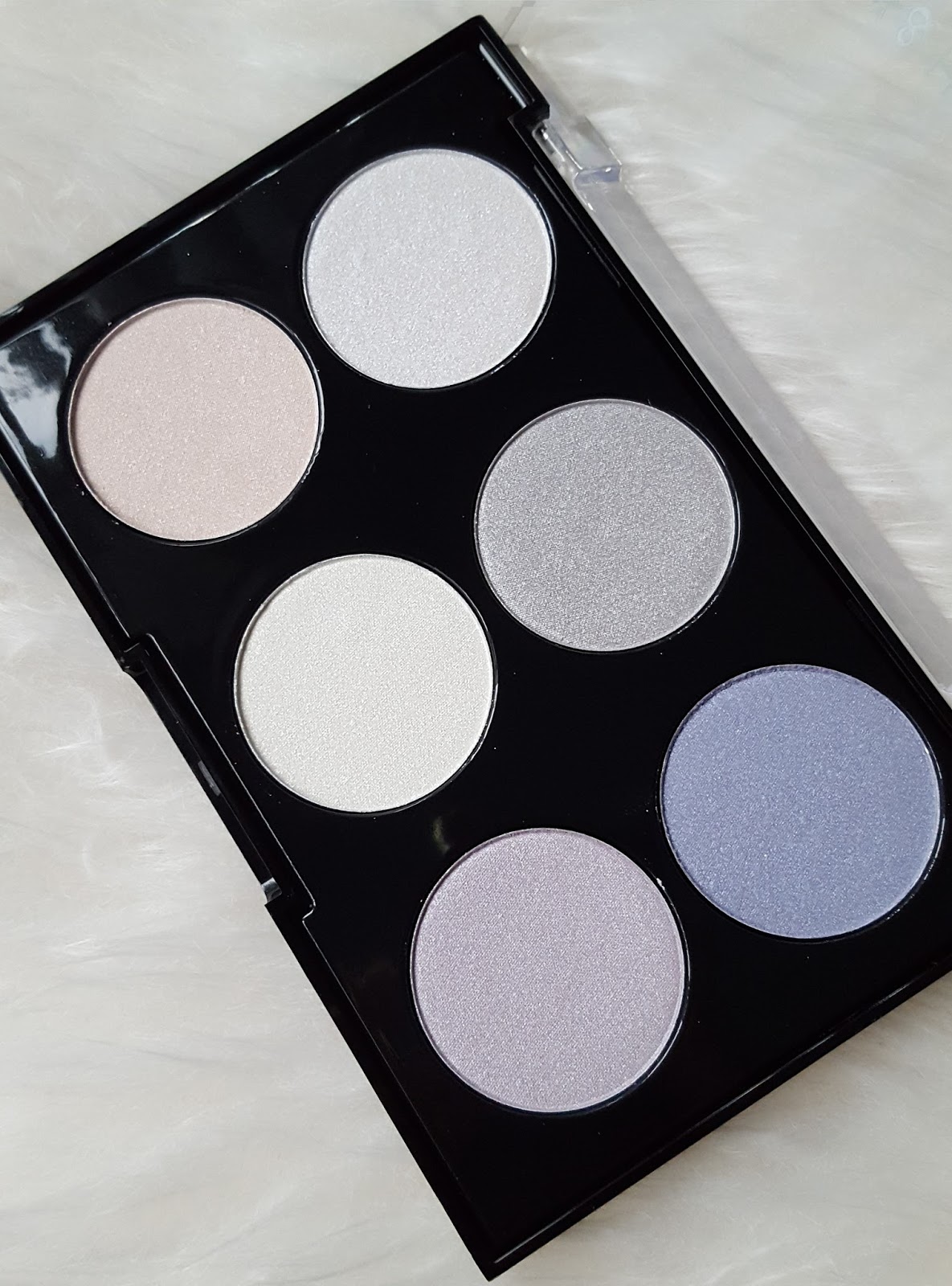 Action Glow & Highlights Highlighter Palette - S E V E N A R Y