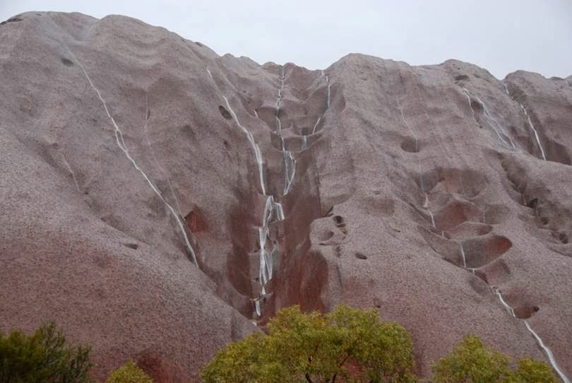 Uluru Waterfalls: Ayers Rock Fall