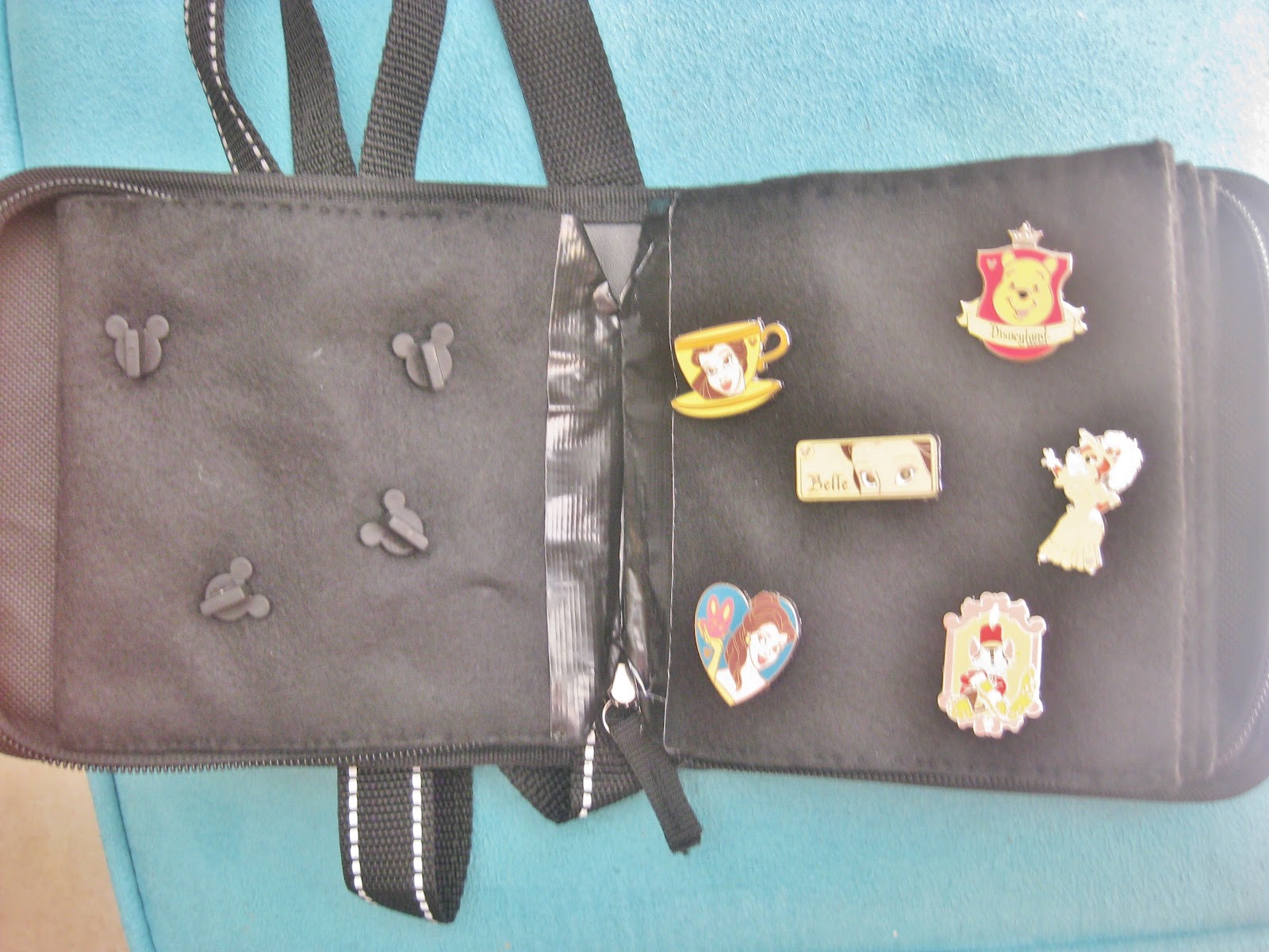 Cal-a-Mari: DIY: Pin Trading Case