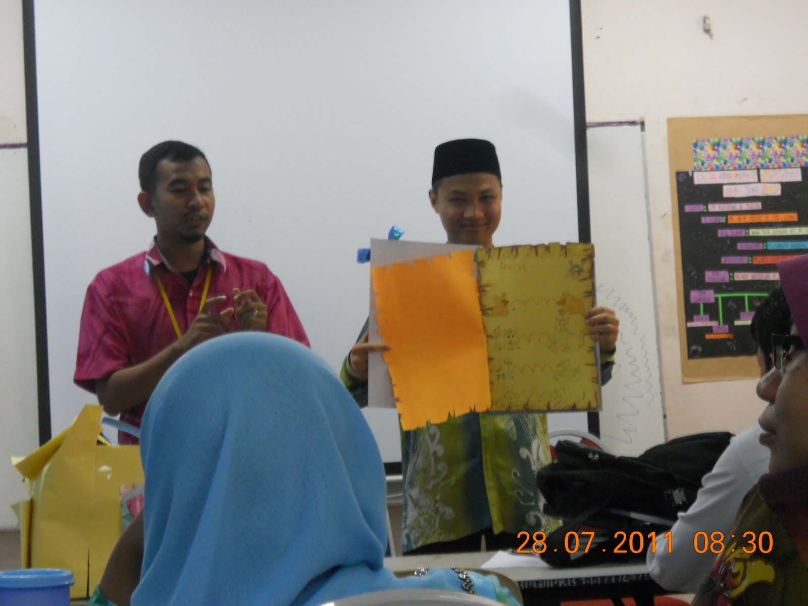 WARNA-WARNI LITERASI: Perbentangan Pra-Tulisan dan Penulisan Mekanis