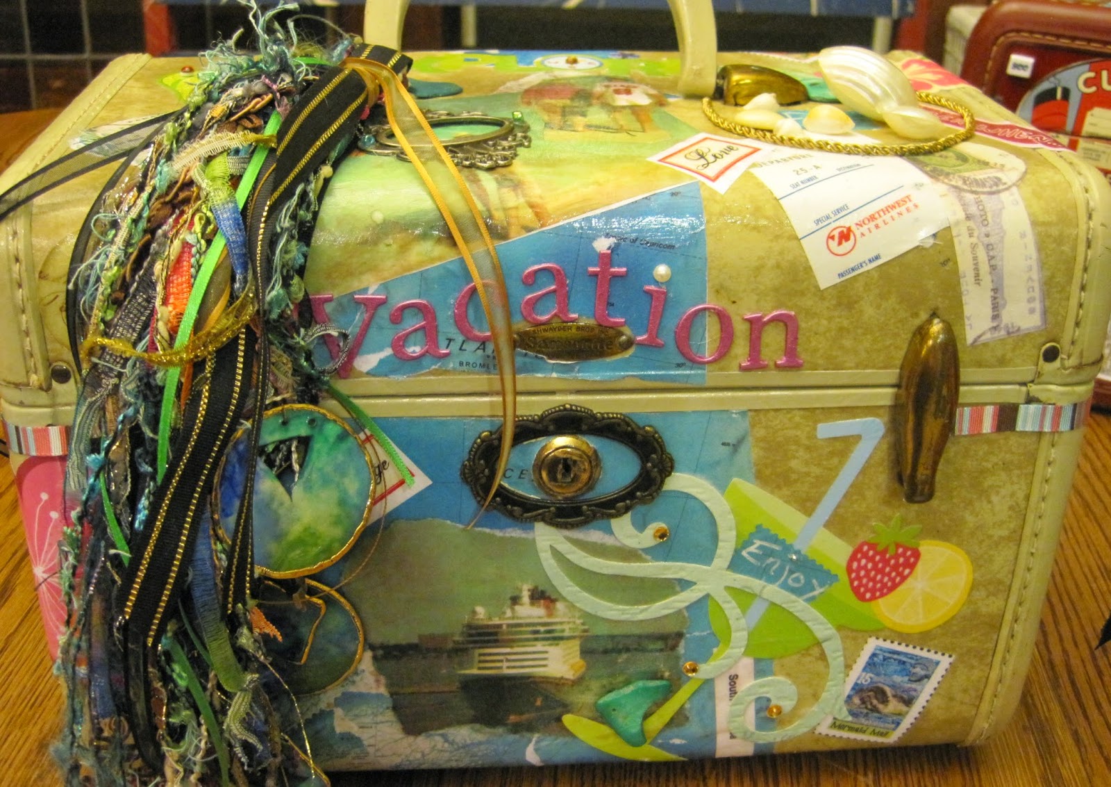 Fifth Child Studio: What's in your junk trunk?