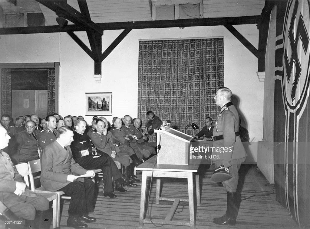 NAZI JERMAN: Foto Adolf Hitler dan Wilhelm Keitel