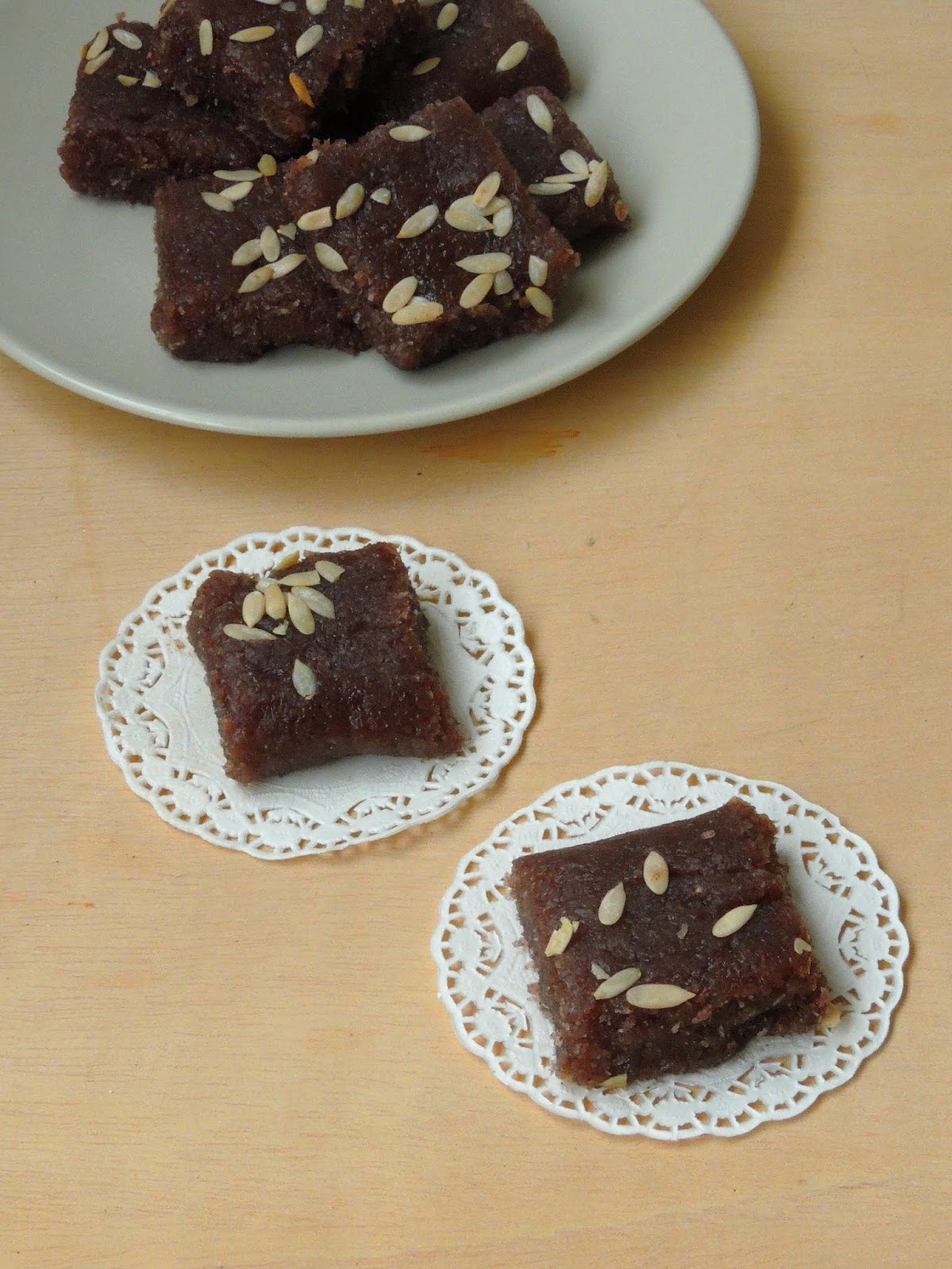 Priya's Versatile Recipes: Ragi Halbai/Fingermillet & Coconut Halwa