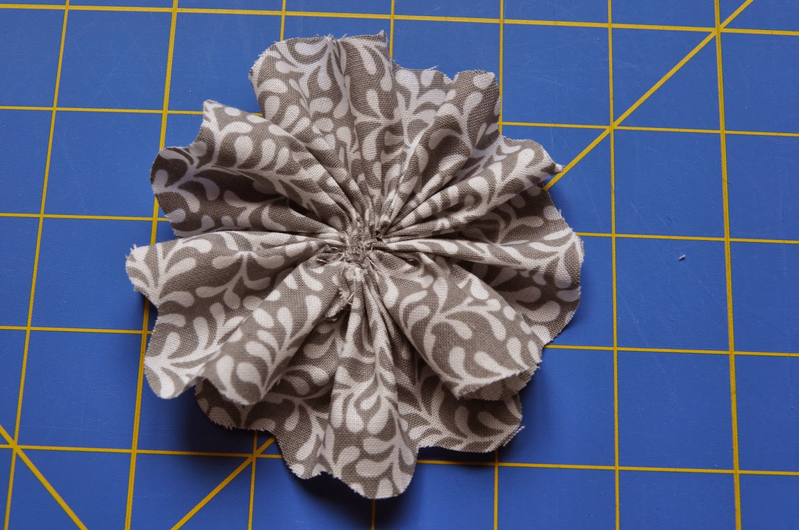 Fort Worth Fabric Studio: Fabric Flower Tutorial