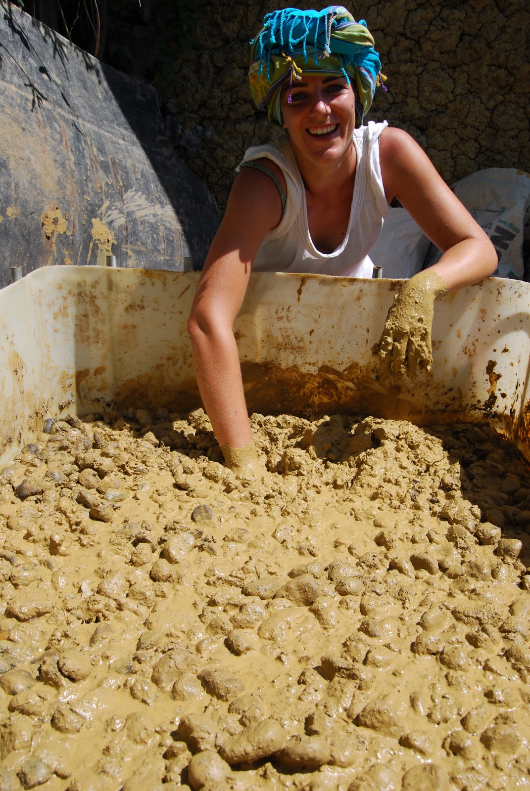 A man without a donkey... is a donkey: El barro, las manos, la caca de ...