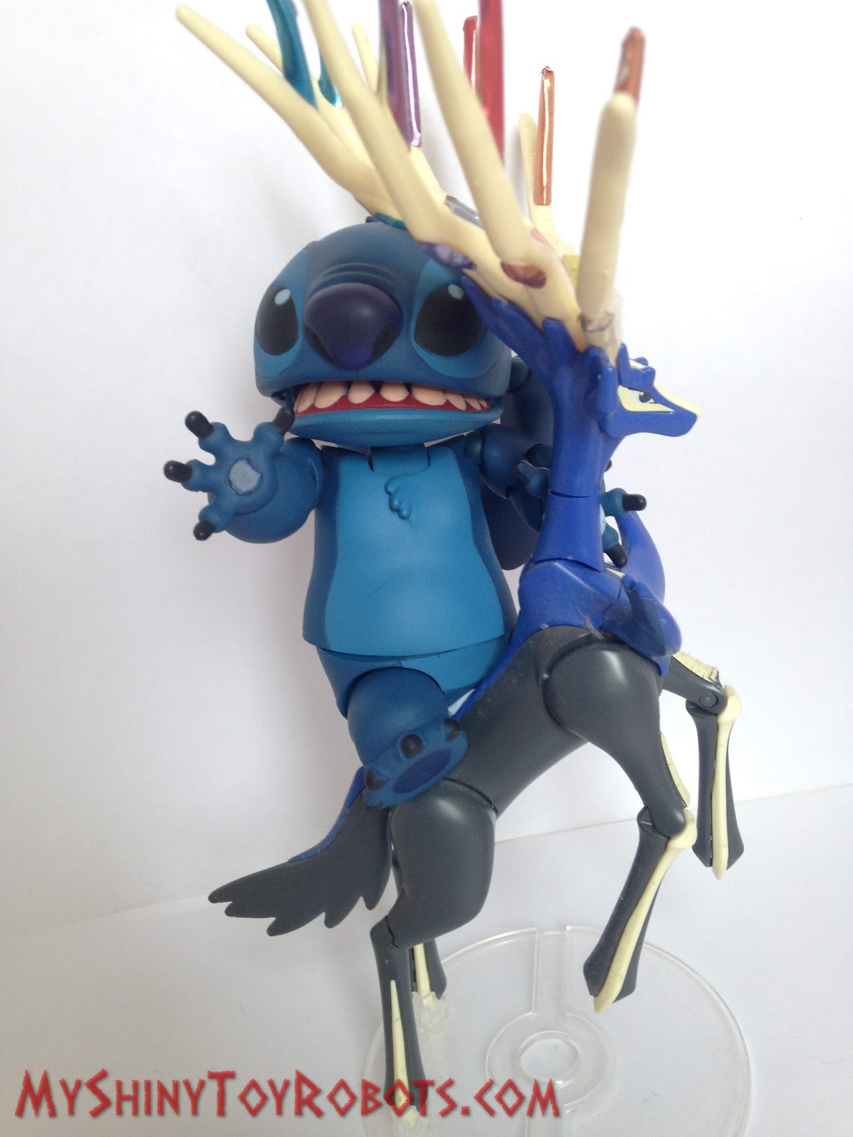 My Shiny Toy Robots: Toybox REVIEW: Figure Complex Movie REVO Stitch