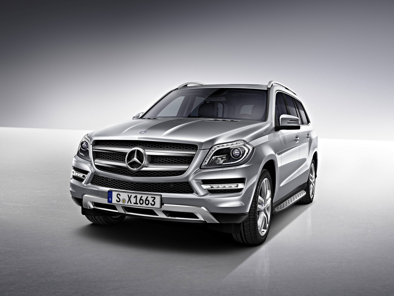 Mercedes-Benz GL chega ao Brasil em duas versões e preço inicial de US ...