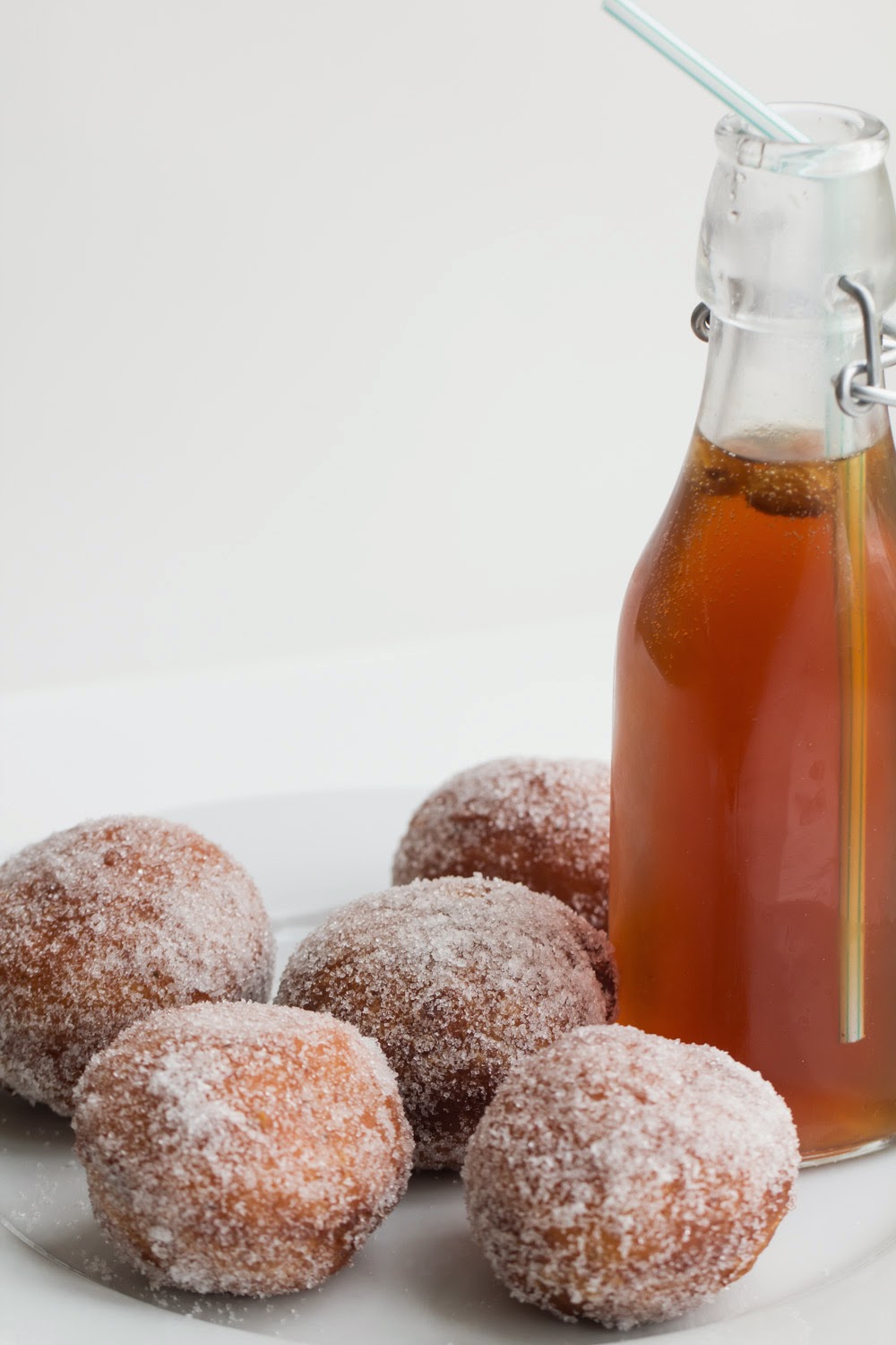 Finnish mead and Donuts for May Day / Mjöd och munkar till Valborg