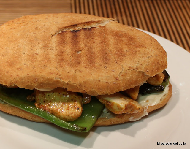 Mollete integral de pinchitos de pollo