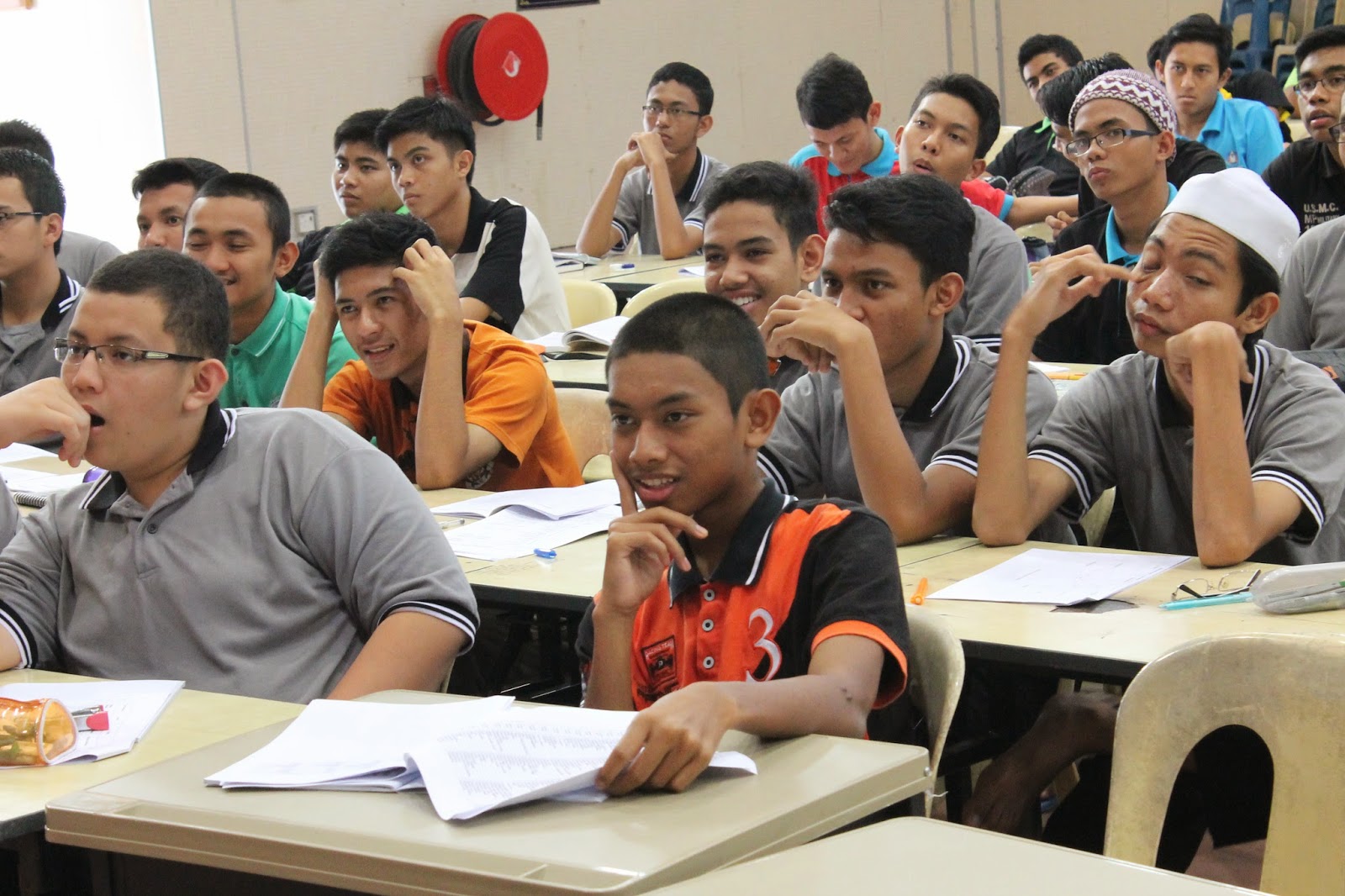 WADAH KETERAMPILAN BERBAHASA: PROGRAM JERAYAWARA BAHASA DI SBPI SELANDAR