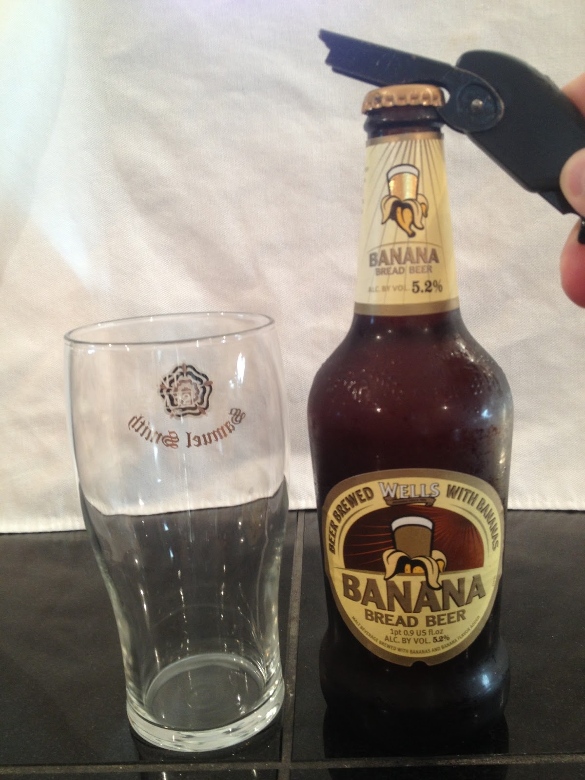 NorCal Beer Blog: Wells & Young's Brewing Company Banana Bread Beer