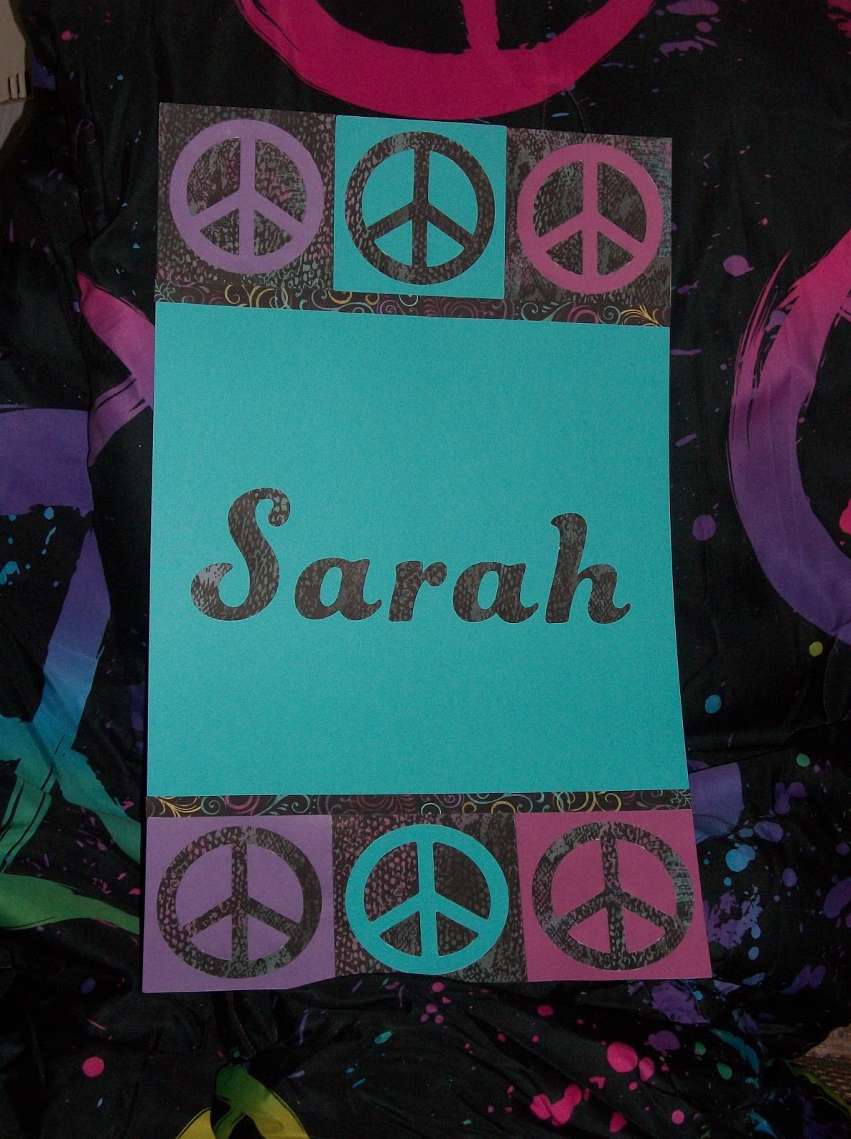 Little Crop Shop on the Corner: Laughing Lola peace signs