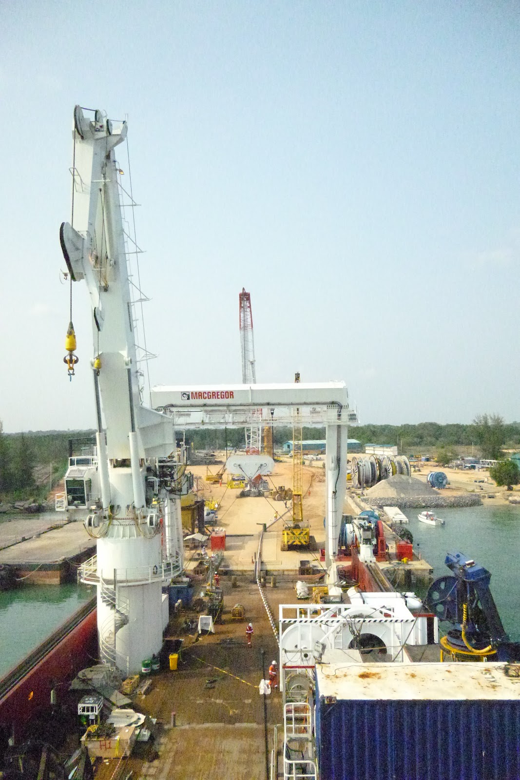 SINGATAC OFFSHORE CENTRE: Flake Out & Load 5km of Mooring Chains