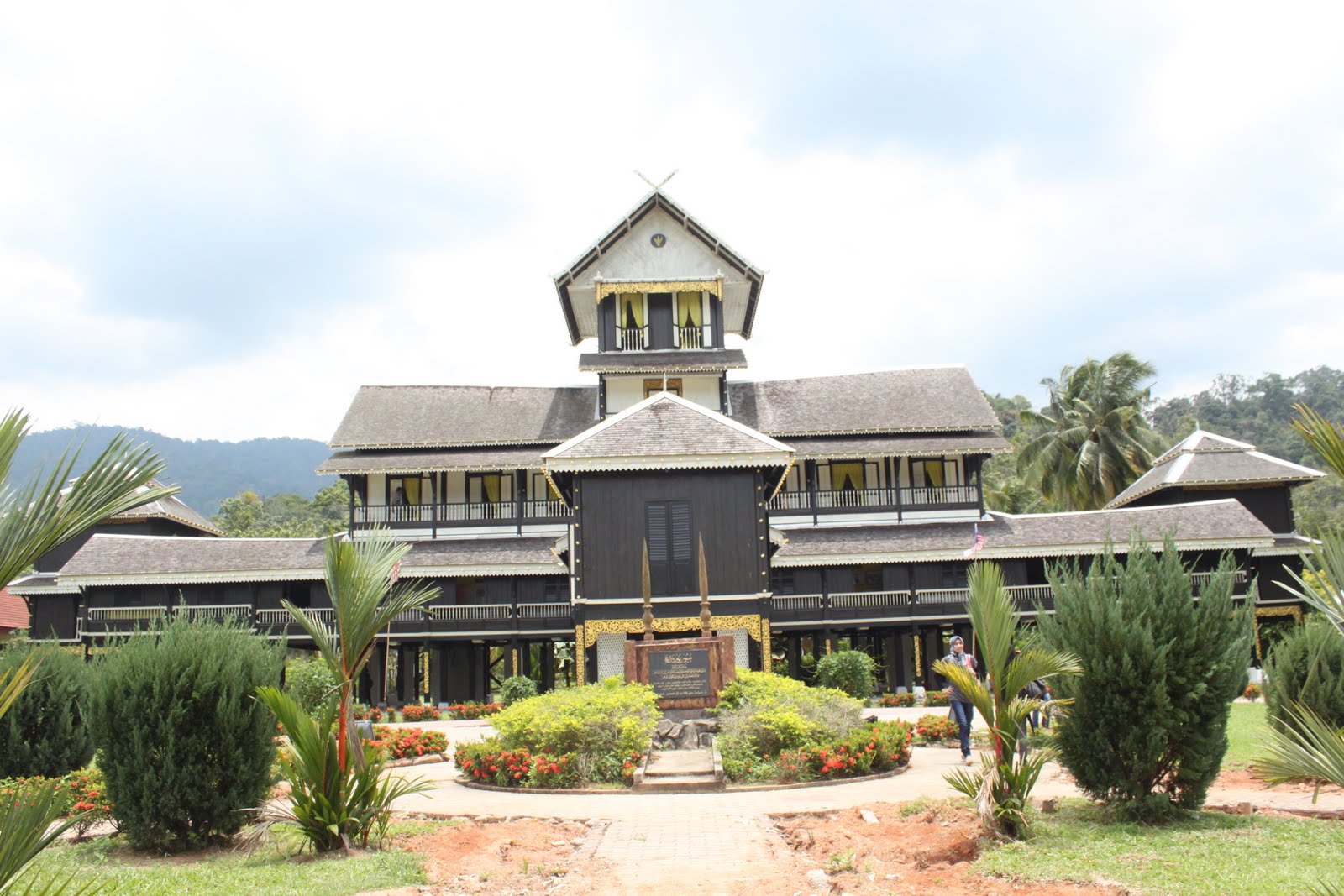 Let's Check it 0ut!: Istana Lama Seri Menanti, Negeri Sembilan