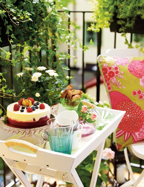 Donkey and the Carrot: BALCONY DECORATION! ΟΛΟΙ ΣΤΑ ΜΠΑΛΚΟΝΙΑ!