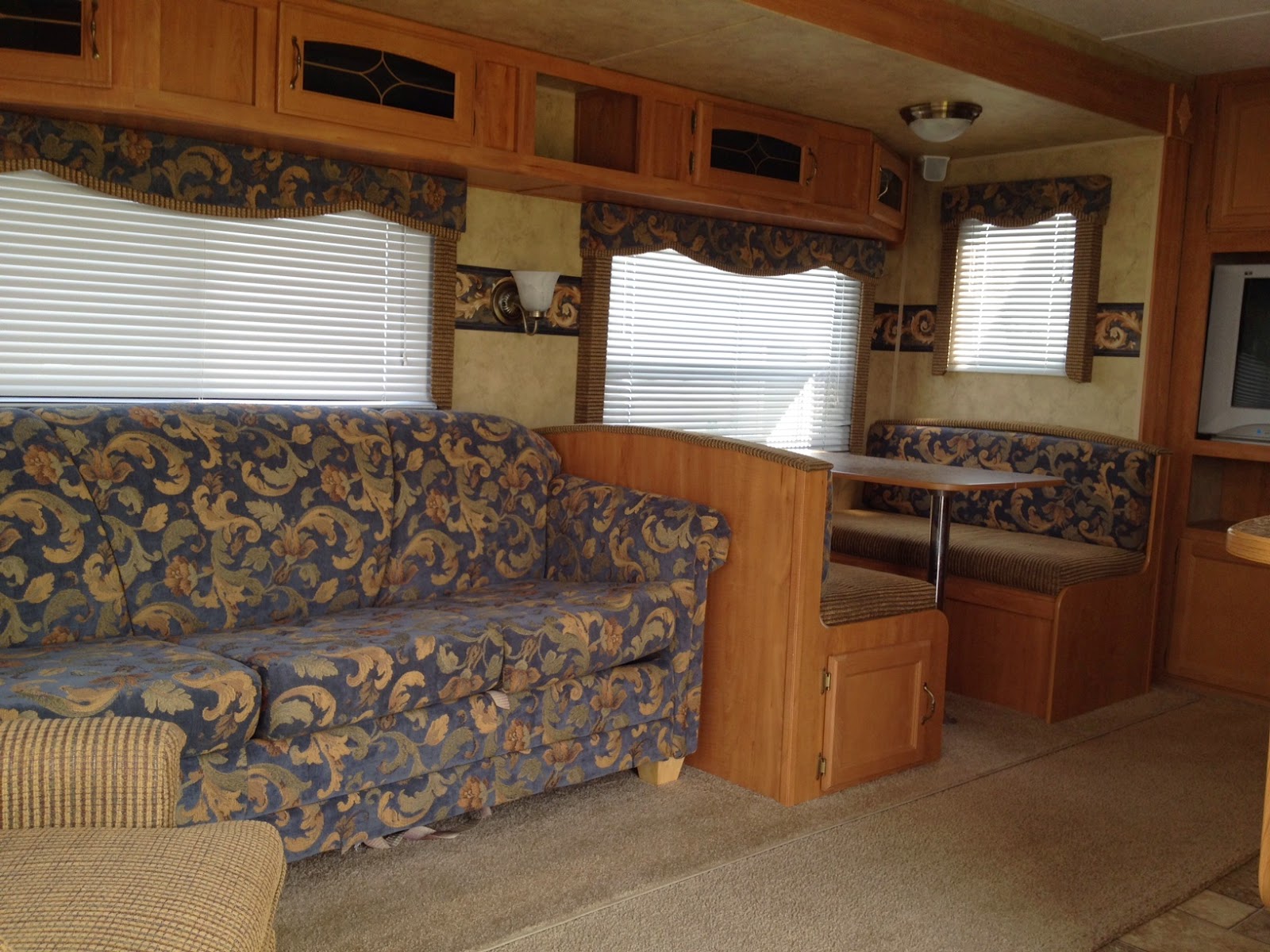 DR AUTO EXTRAS NEW & USED RV'S: 2008 KEYSTONE HORNET 29RLS