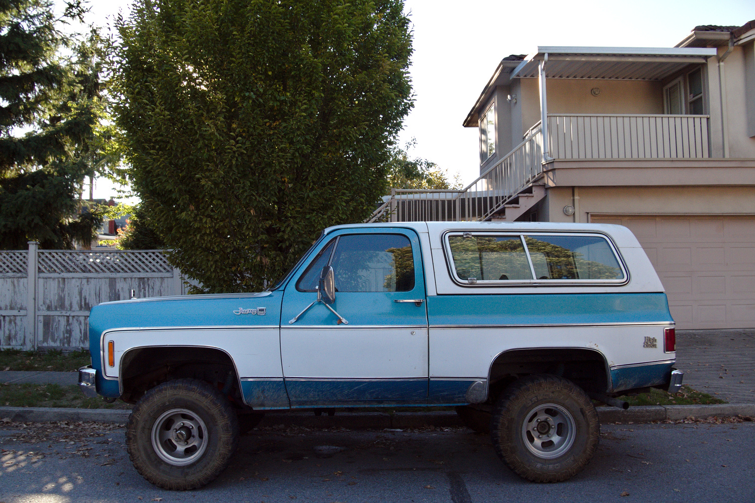 Old Parked Cars Vancouver: 1978 GMC Jimmy High Sierra