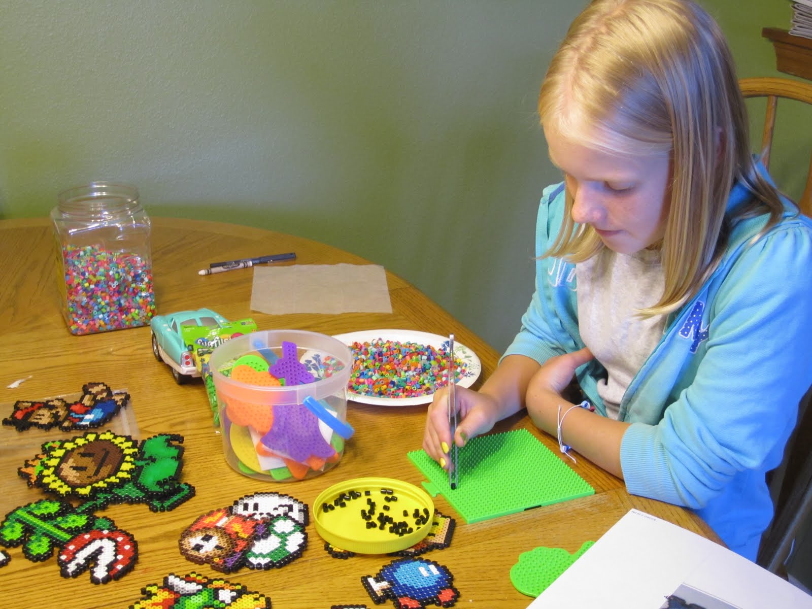 The Howell's: Perler Beads + Cupcakes + Grandma = FUN