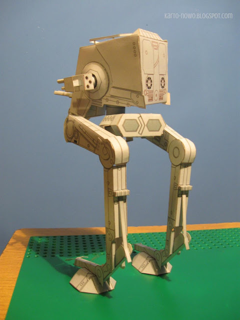 AT-ST - dwunożny łazik zwiadowców Imperium - kartonowo