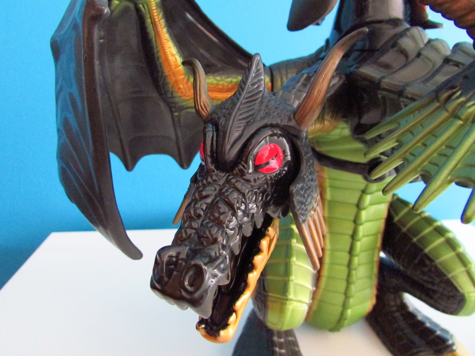My Best Toys: Dragon Flyz - Doomfyre deluxe Dragon figure com Summit...