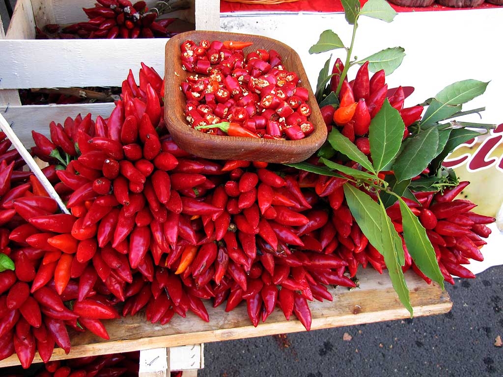 Livorno una foto al giorno: Peperoncini