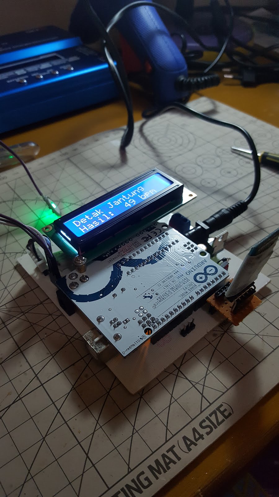 Membuat Rancangan Sederhana Menggunakan Sensor Detak Jantung dan Arduino