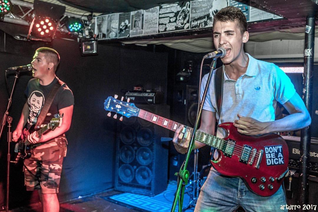 just some punk songs: Grade 2 - Pubwatch