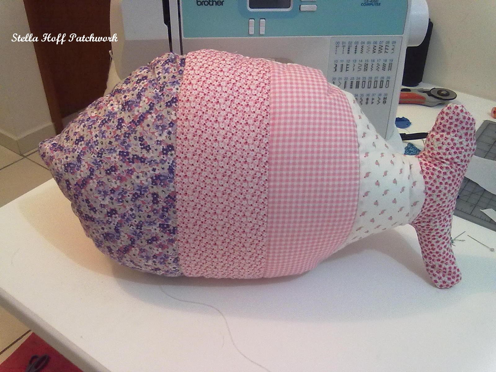Stella Hoff Patchwork: Almofada de golfinho e de peixe