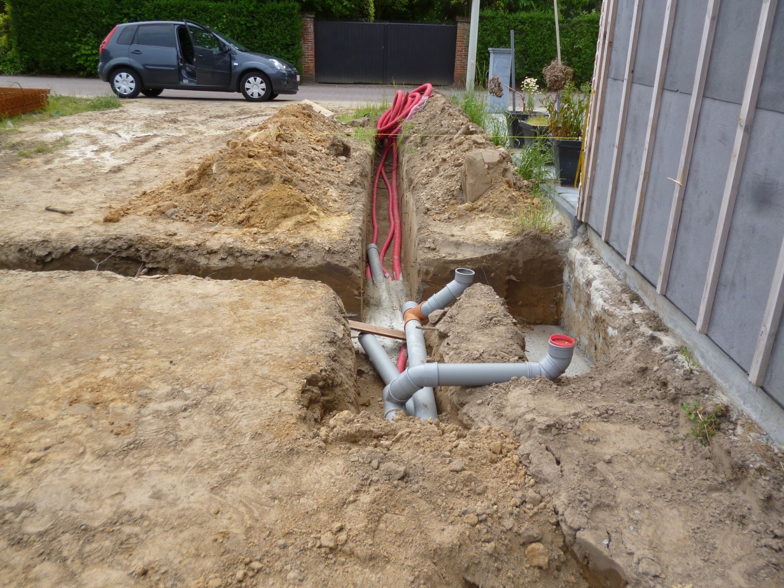 Bouw Toon & Nele: Funderingen + plaatsen wachtbuizen.