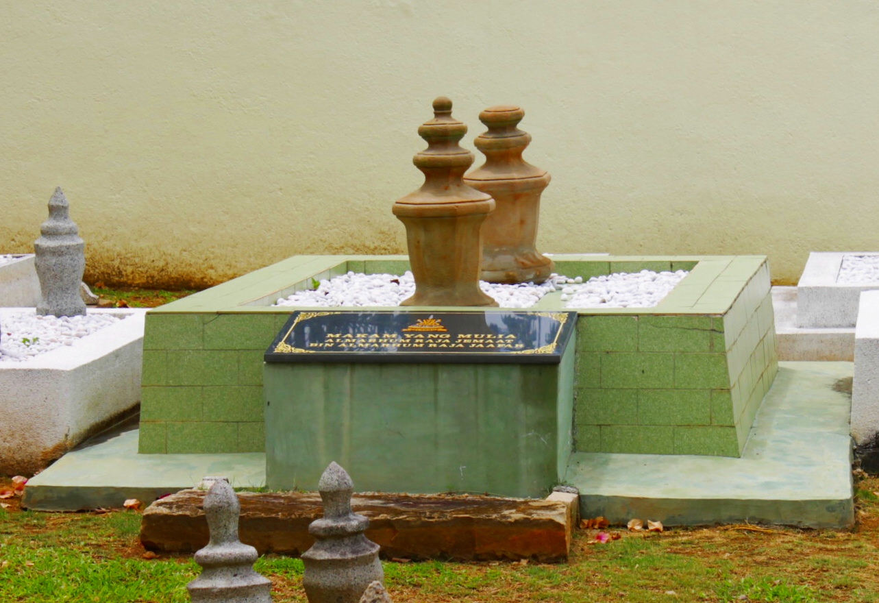 Sang Ekstasi: Makam Raja Jumaat