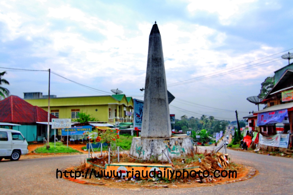 SIMPANG TUGU PERANAP | RIAU DAILY PHOTO